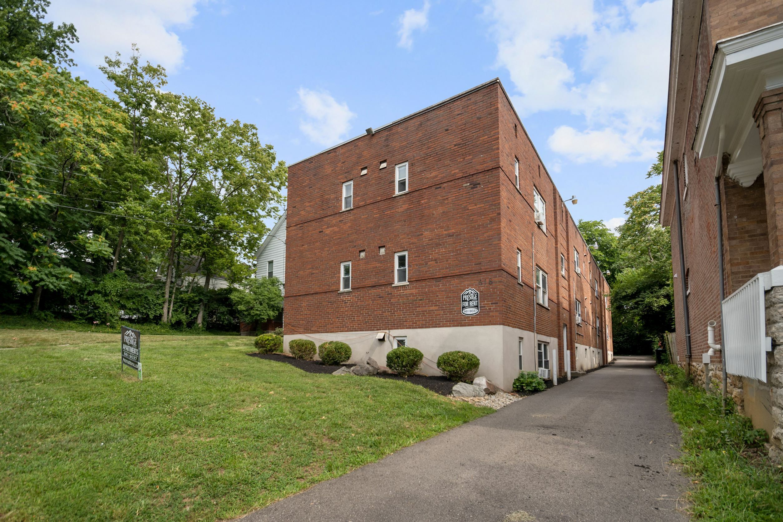 Studio - 1 Bed Apartments - Check Availability | 618 Probasco St