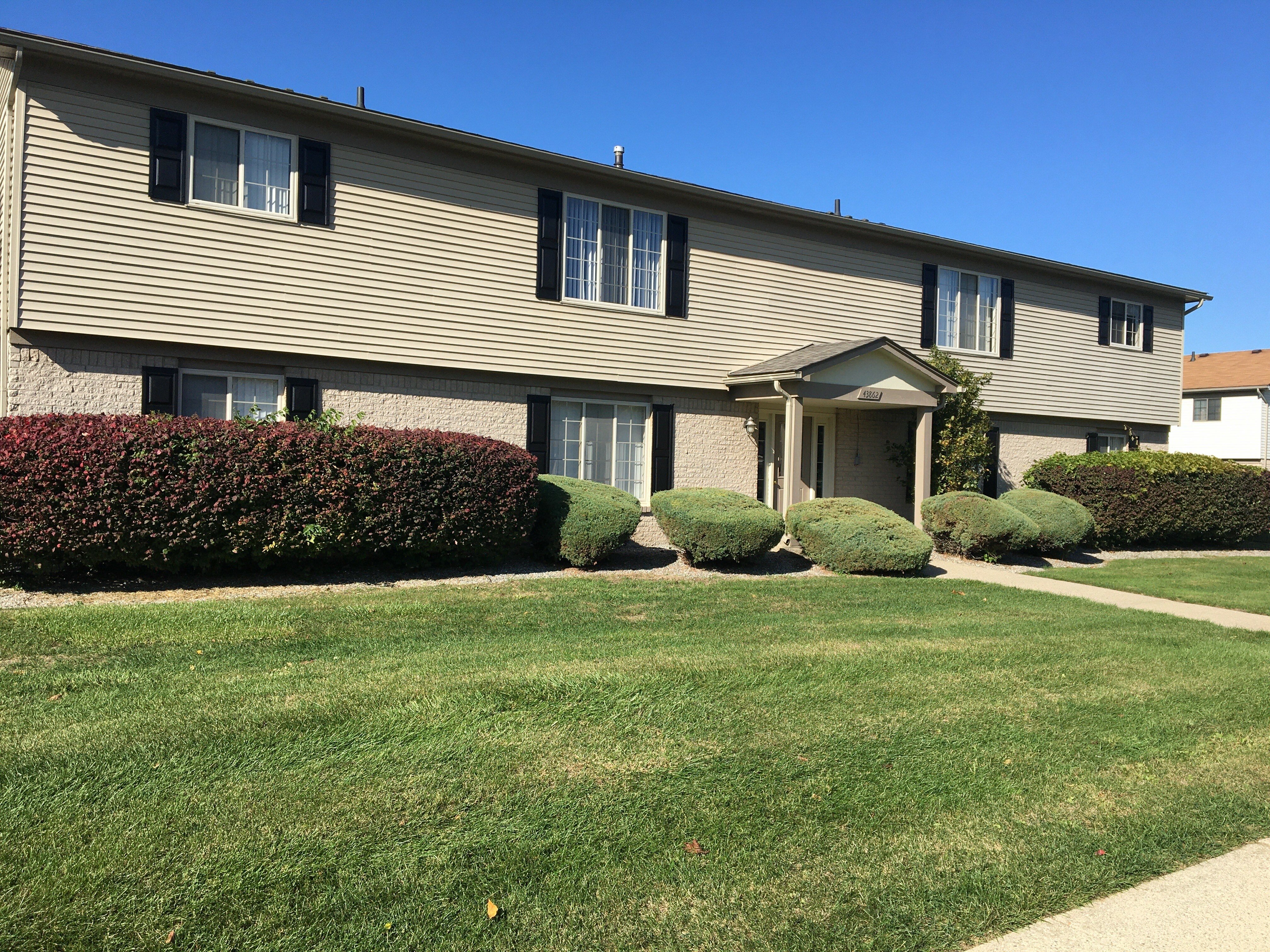 1 - 2 Bed Apartments - Check Availability | Hanover Court Apartments