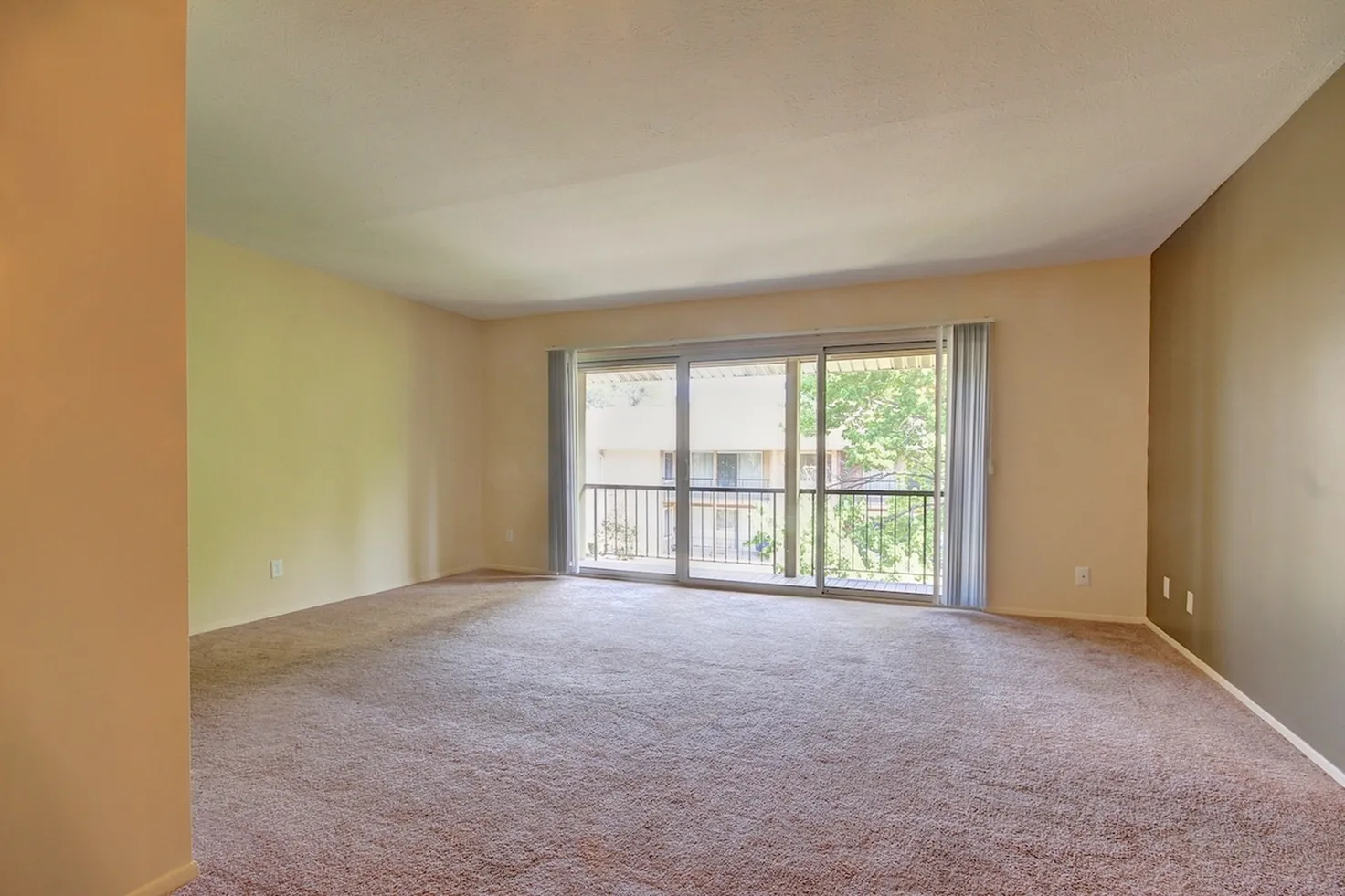 Apartments for Rent in Mayfield Heights, OH | Arbor Court - Home