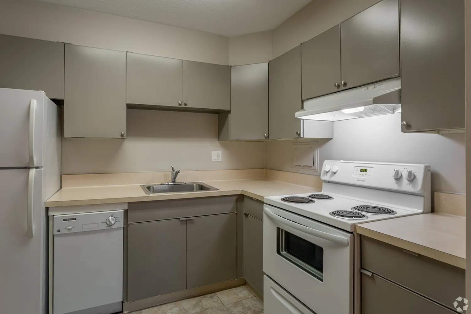 Apartments for Rent in Mayfield Heights, OH | Arbor Court - Home