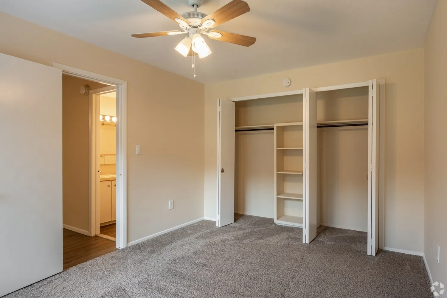 Apartments for Rent in Mayfield Heights, OH | Arbor Court - Home