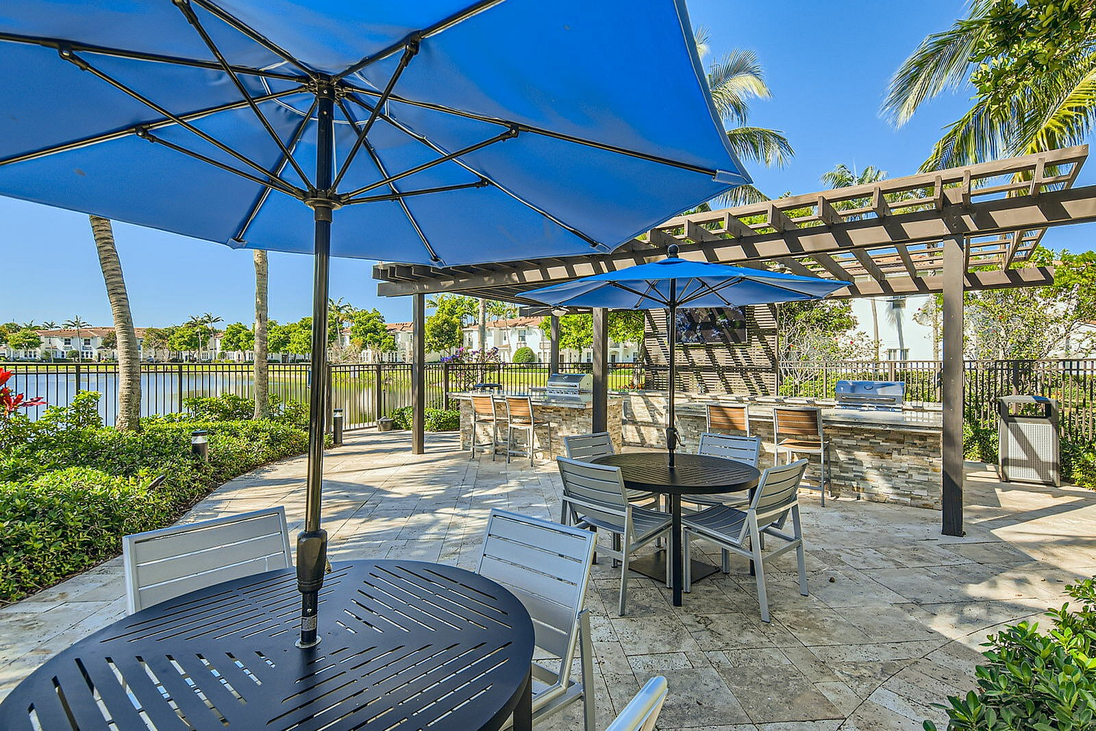 Photos & Tours: Upscale Midtown Plantation Apartment Living