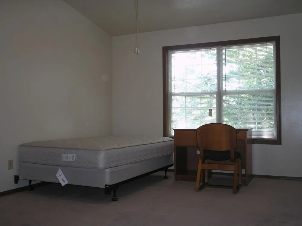 1 - 2 Bed Apartments - Check Availability | 502 College