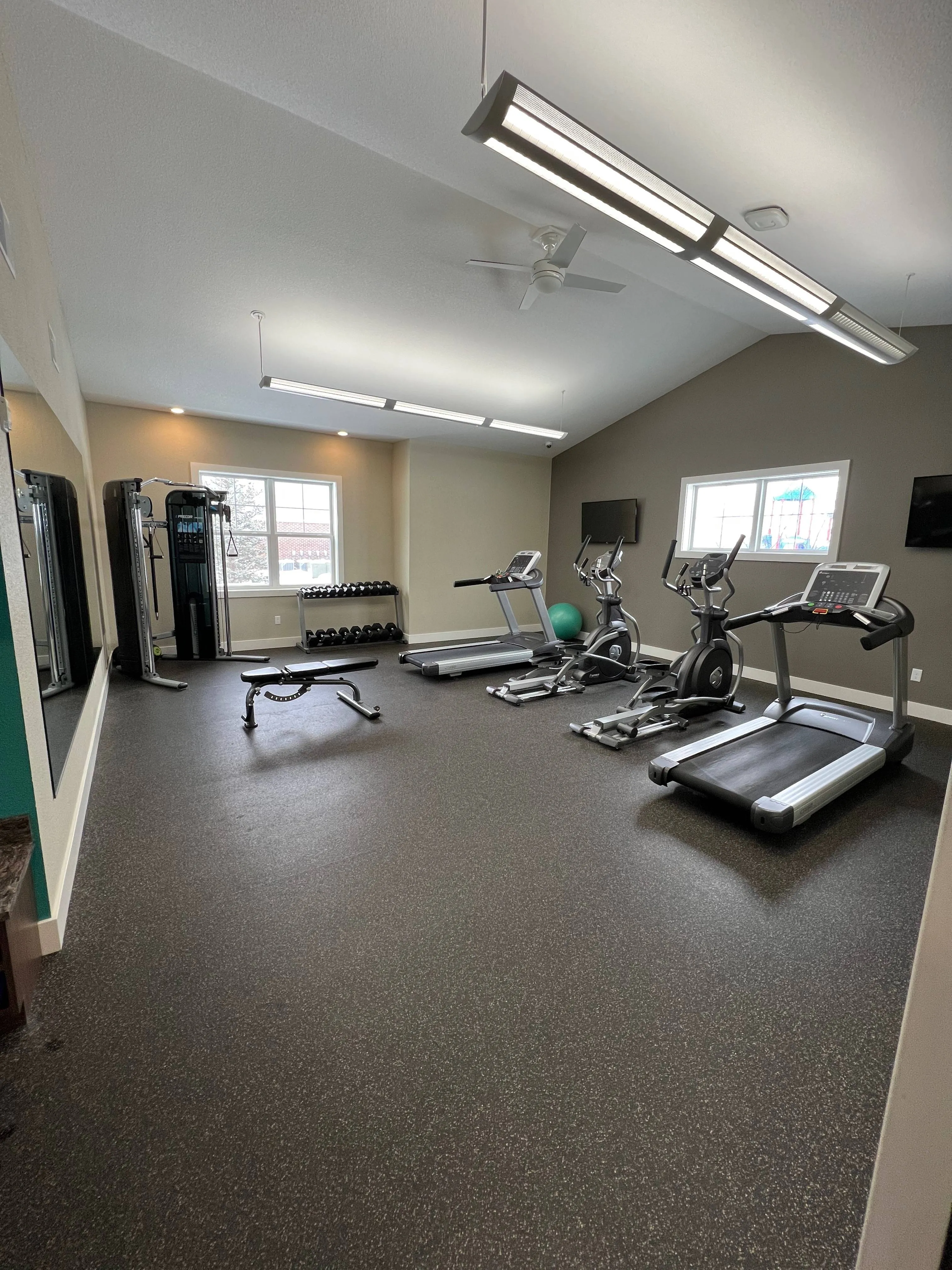 View Photos | West Wind Place Apartments