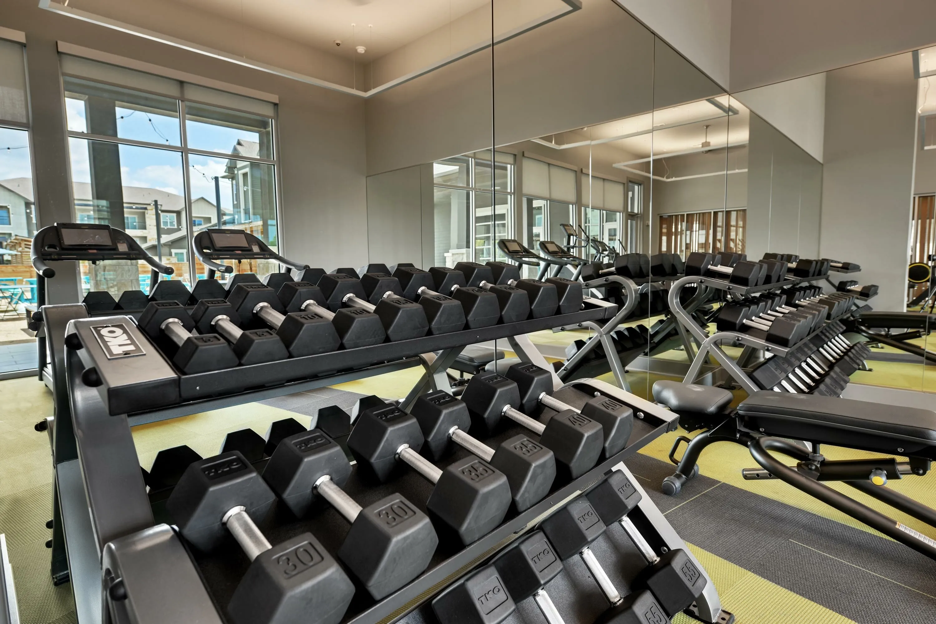 View Photos of Altair Tech Ridge Apartments in Austin, TX