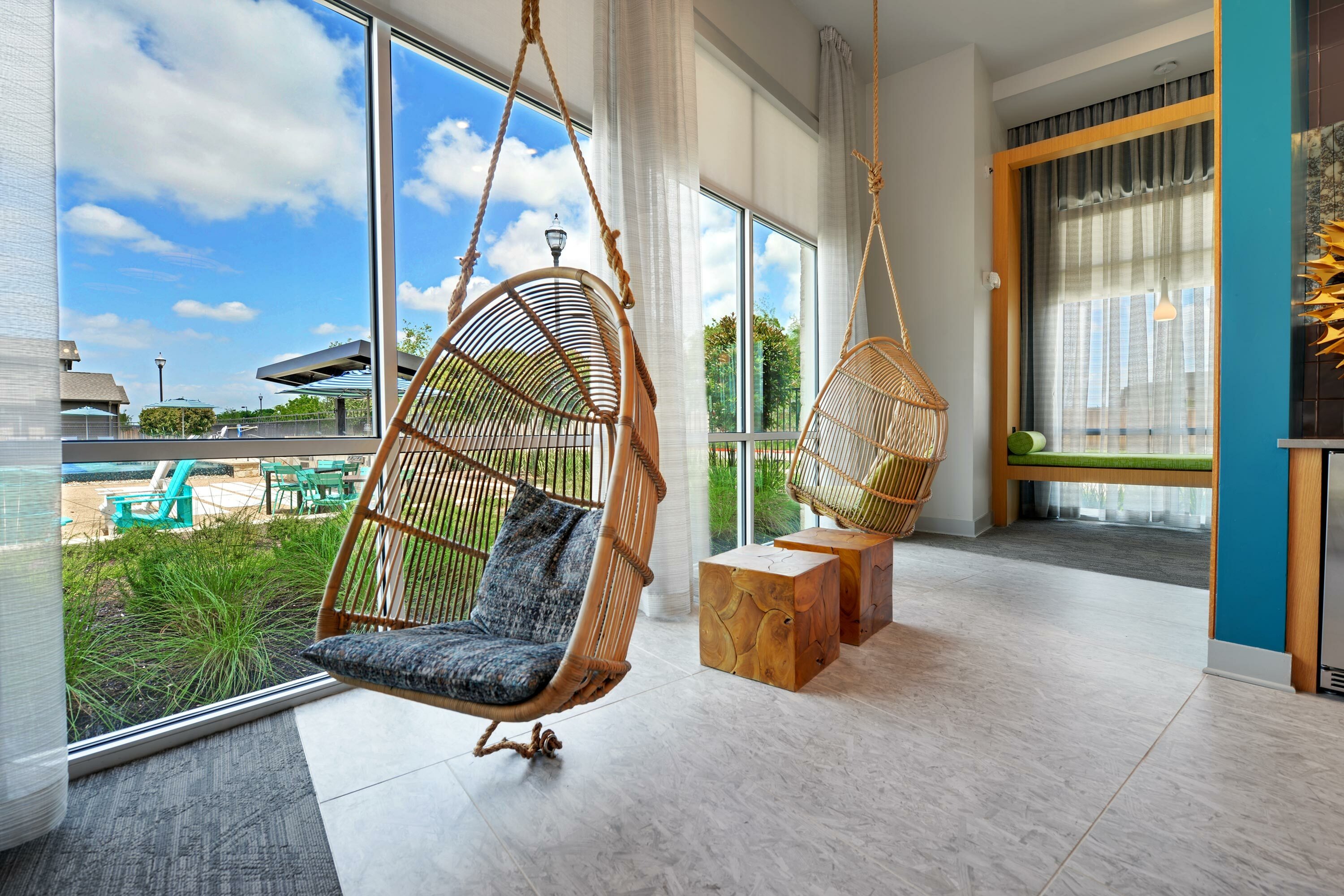 View Photos of Altair Tech Ridge Apartments in Austin, TX