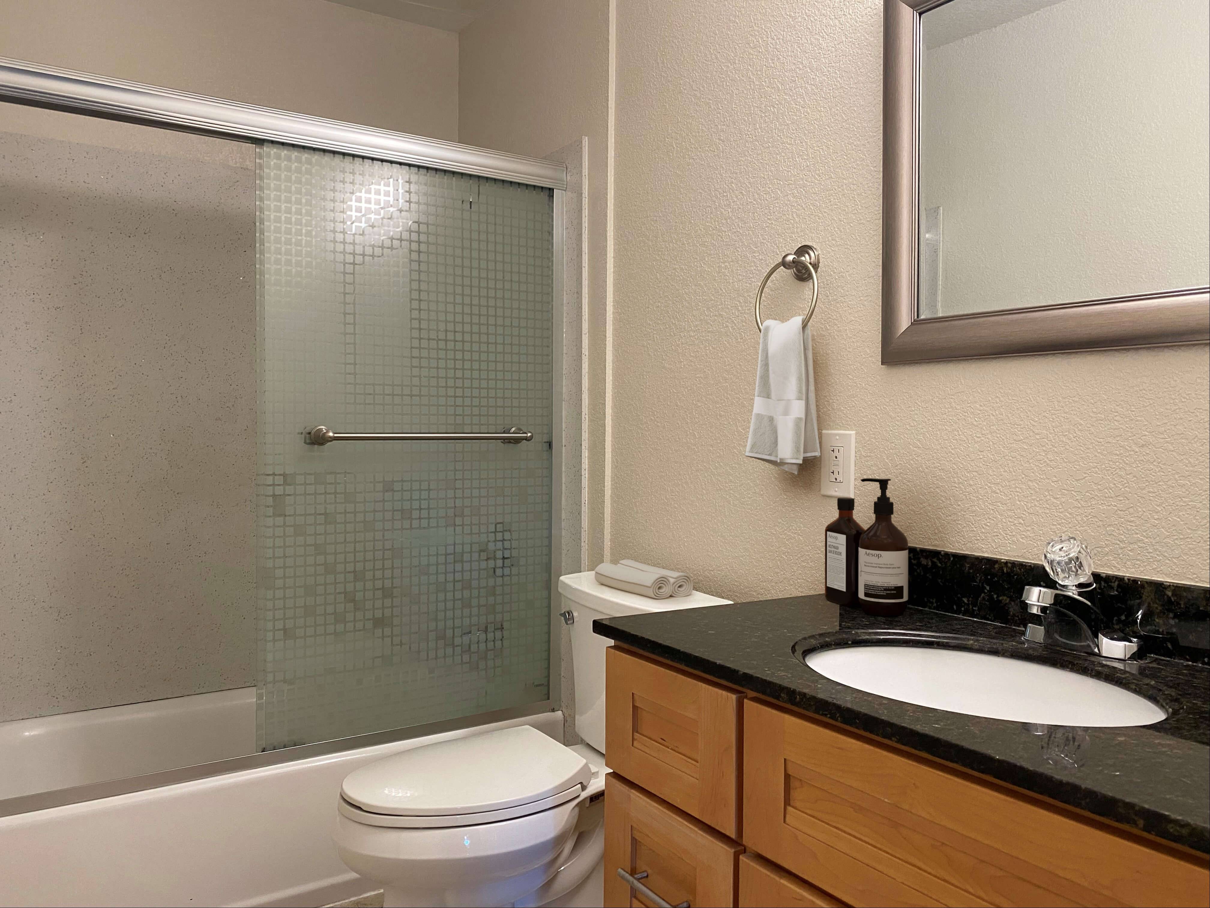 3x2 | 3 Bed Apartment | Sunhill Apartments