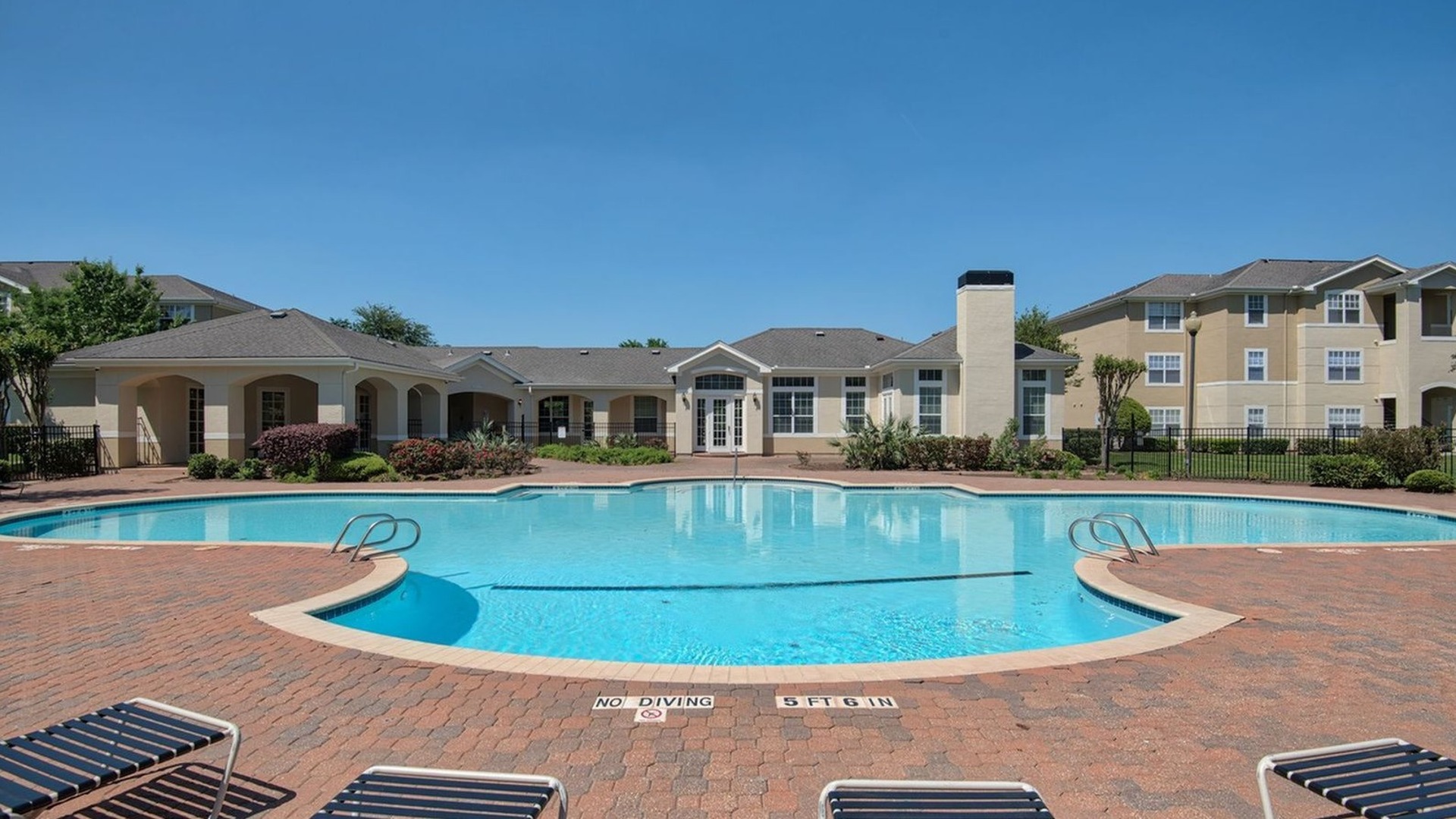 Look! Matthew Ridge Apartments in Houston, TX