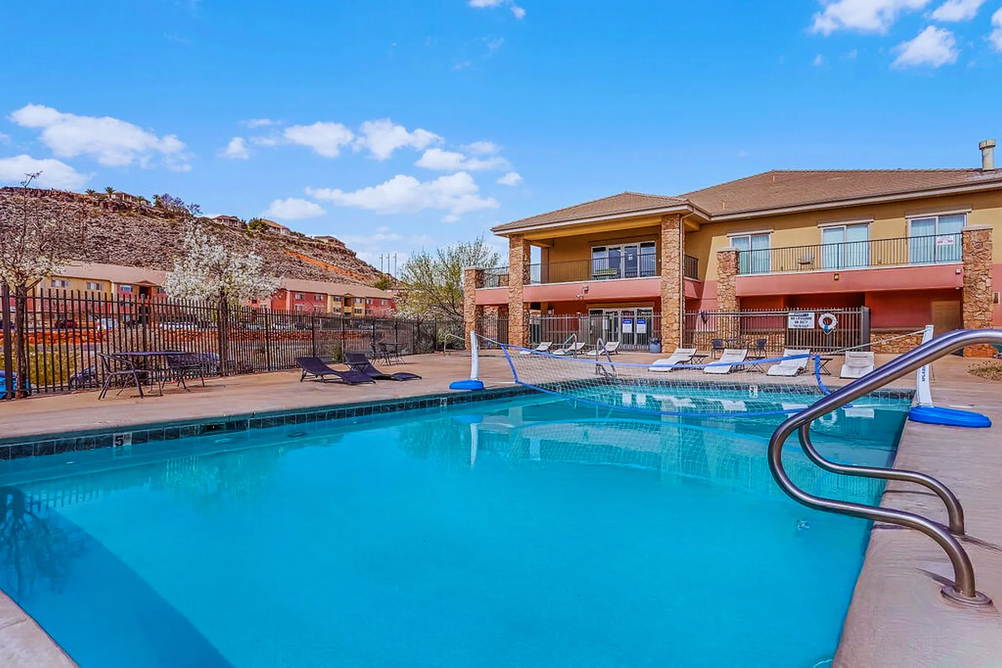 View Photos & Take A Virtual Tour | Red Rock Ridge