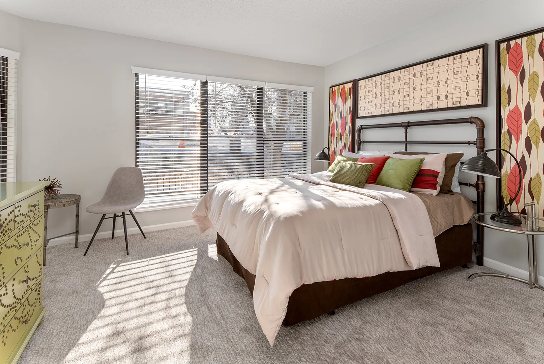 View Photos | East Pointe Commons