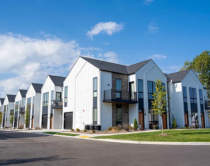 Woodnote Residences | Apartments In Hartland, WI