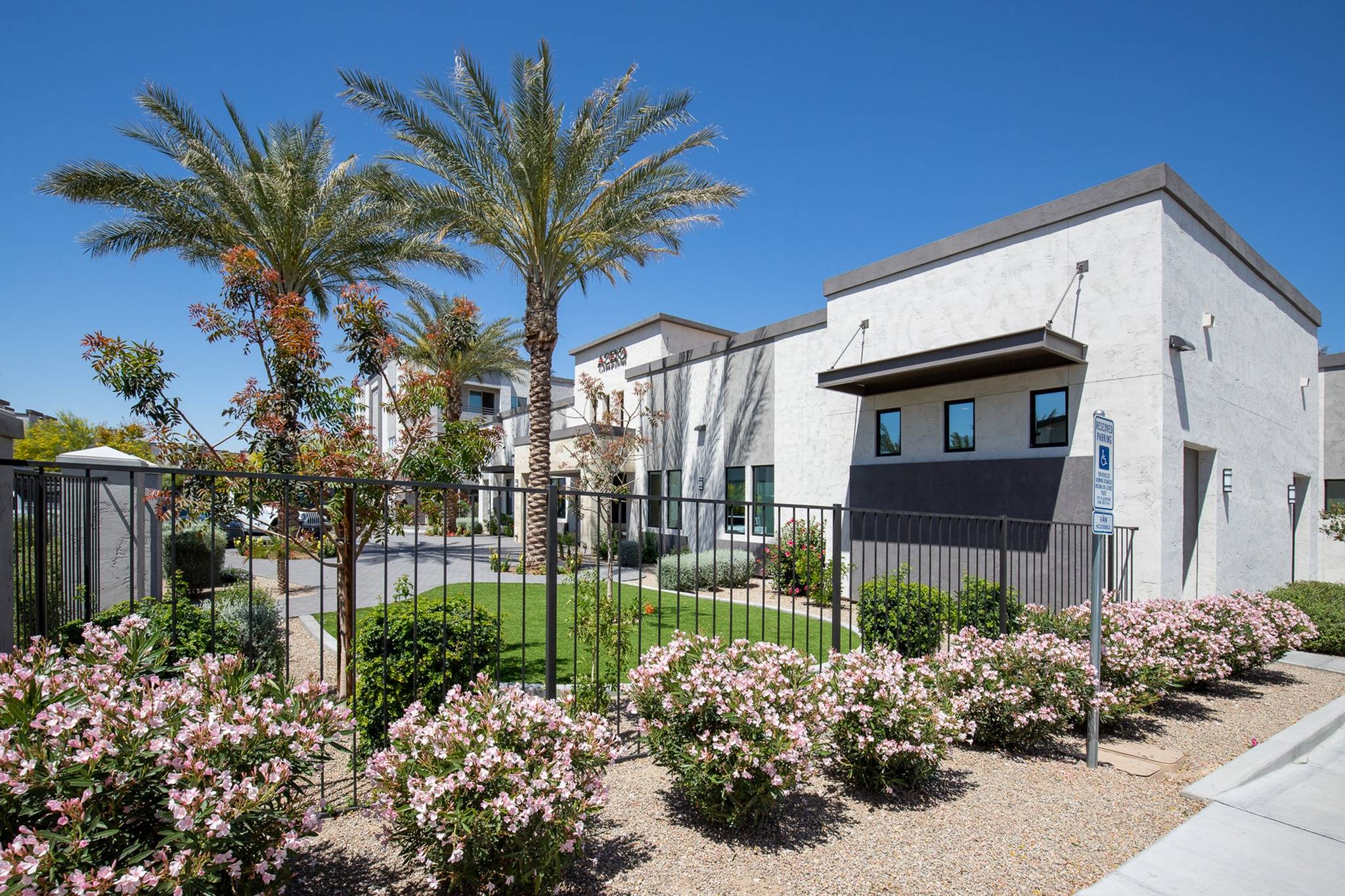 Upscale 1, 2, & 3 Bedroom Apartments in Goodyear, AZ | Acero Estrella ...