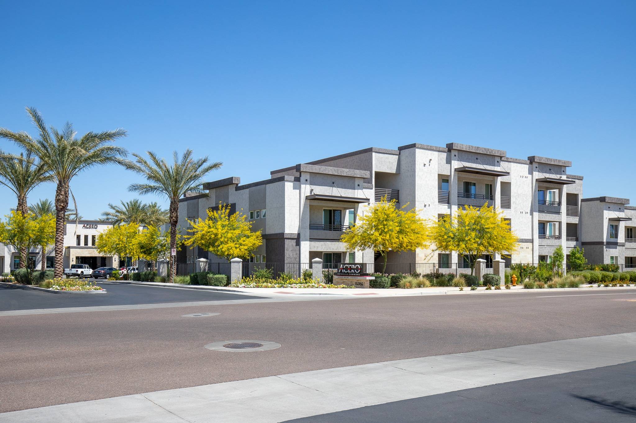 Upscale 1, 2, & 3 Bedroom Apartments in Goodyear, AZ | Acero Estrella ...
