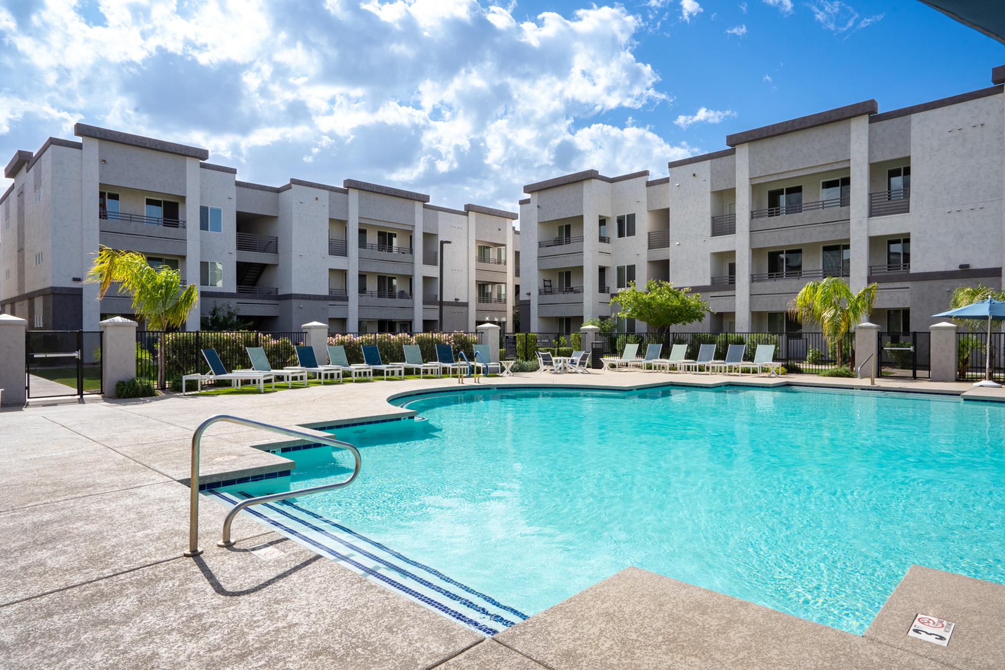 Upscale 1, 2, & 3 Bedroom Apartments in Goodyear, AZ | Acero Estrella ...