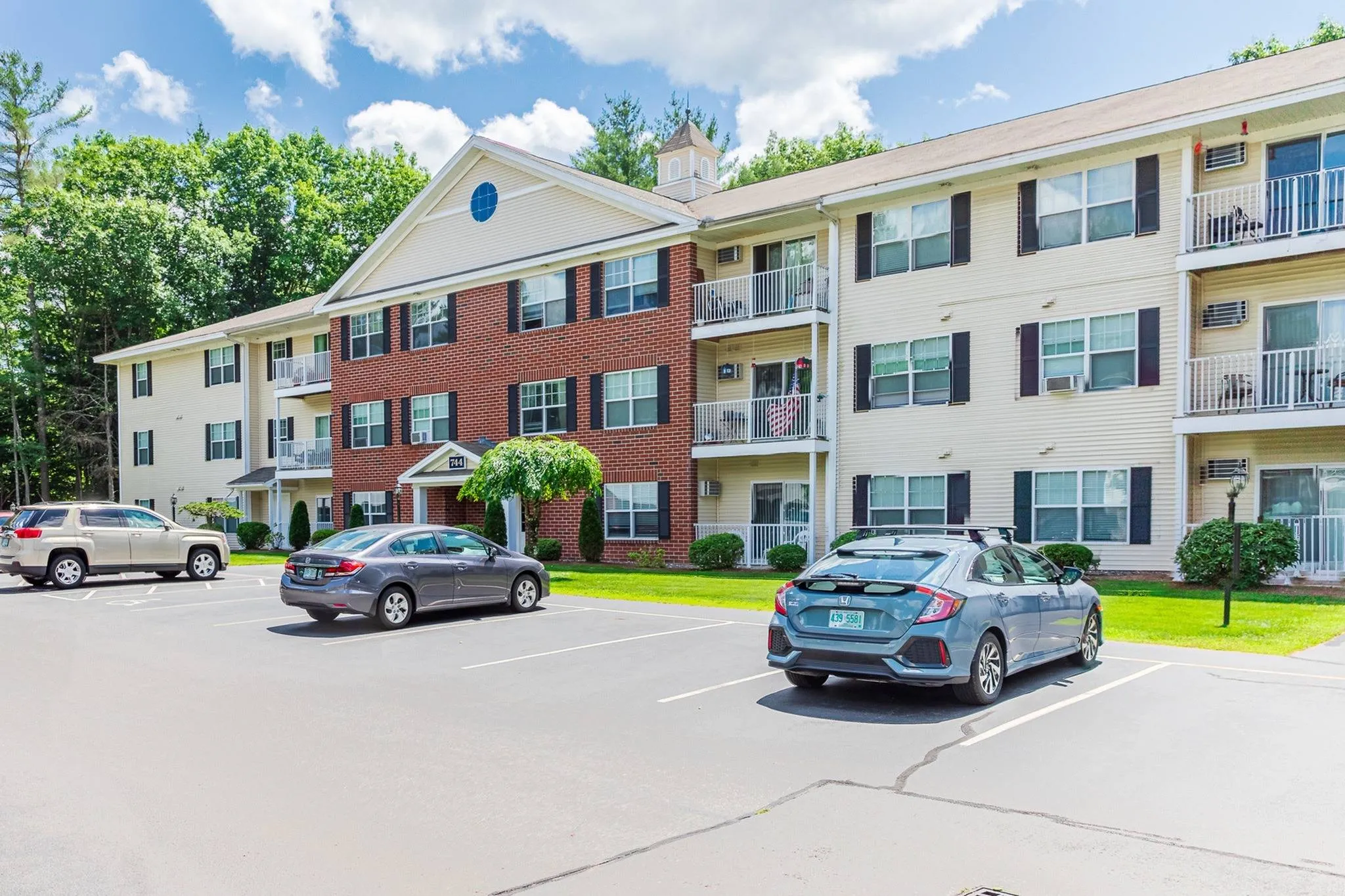 View Photos & Take A Virtual Tour | Princeton Square