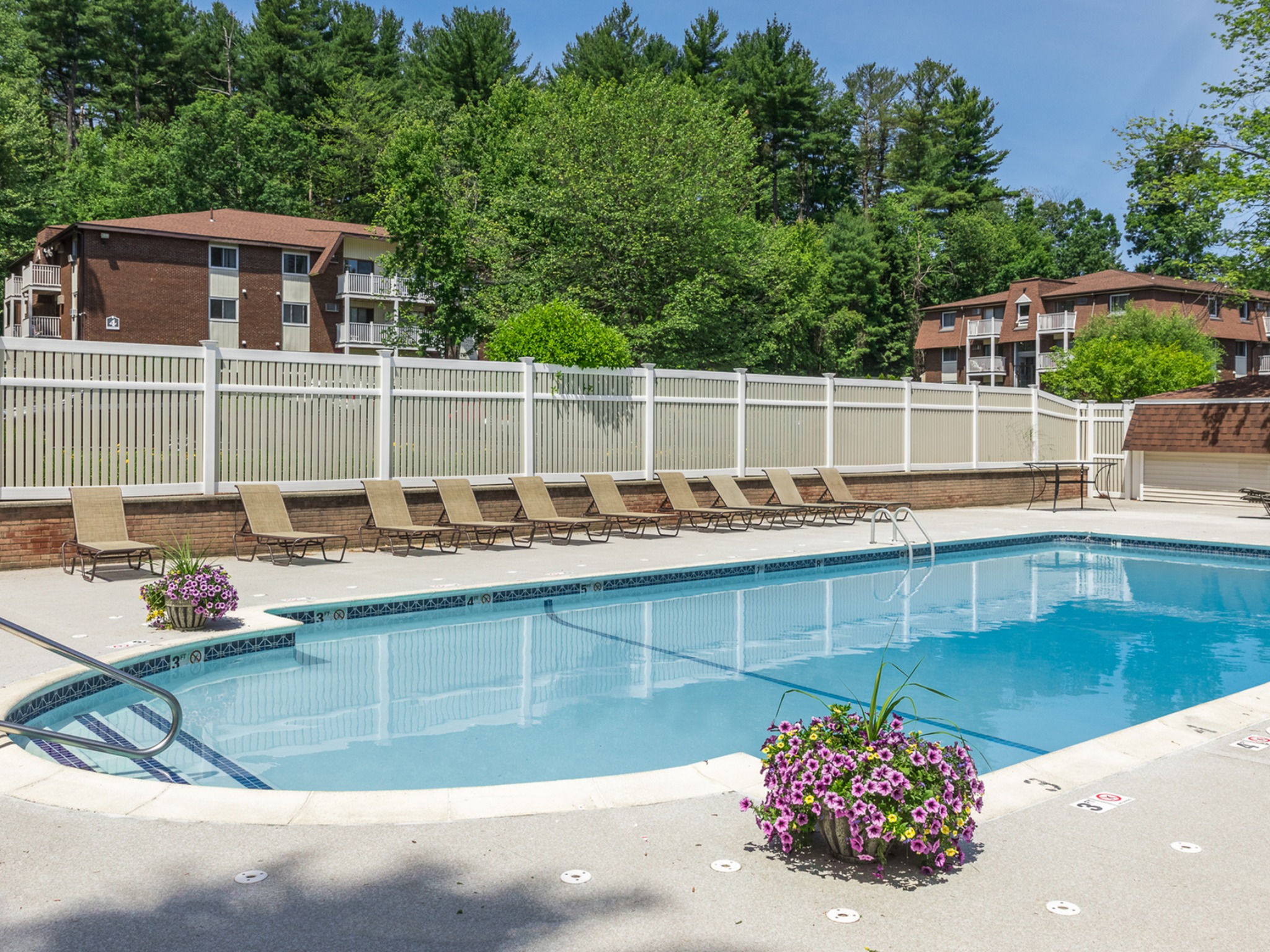 Photos & Tours | Pheasant Run Apartments | Apartments in Nashua, NH