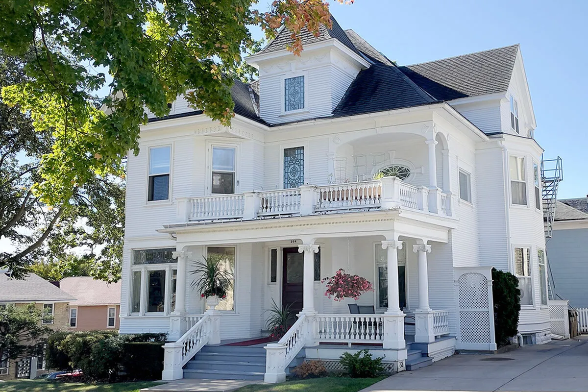 1 - 2 Bed Apartments - Check Availability | Elizabeth Manor