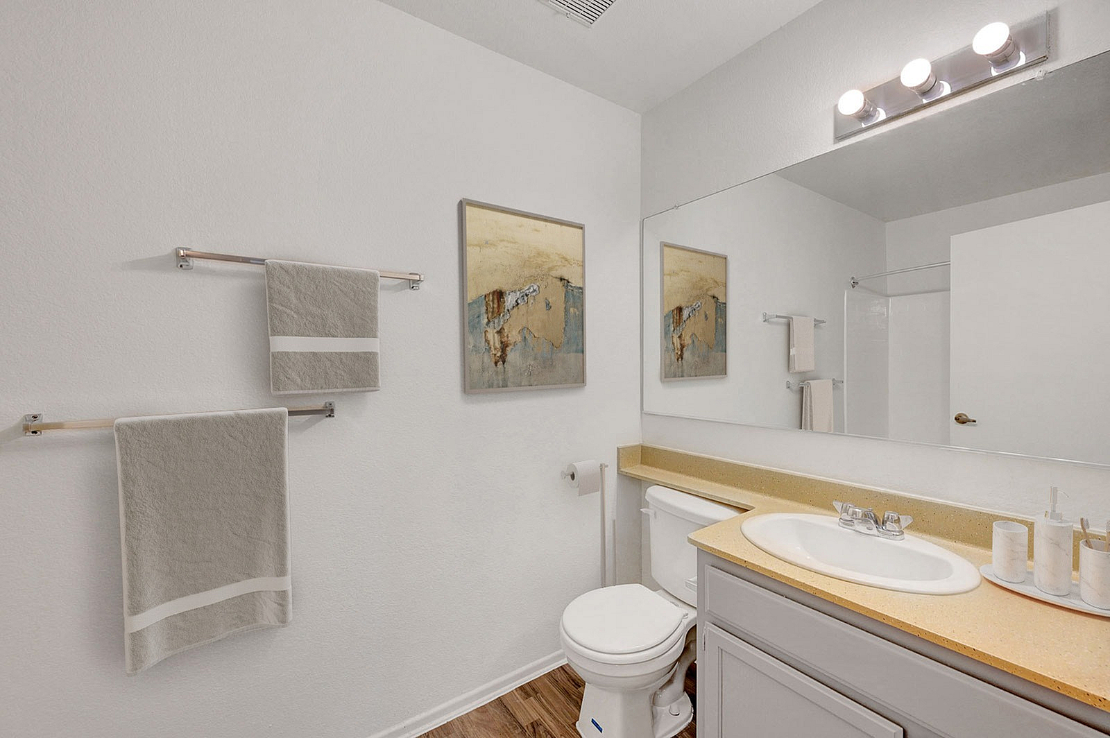 View Photos & Take A Virtual Tour | Villa Monterey Apartments