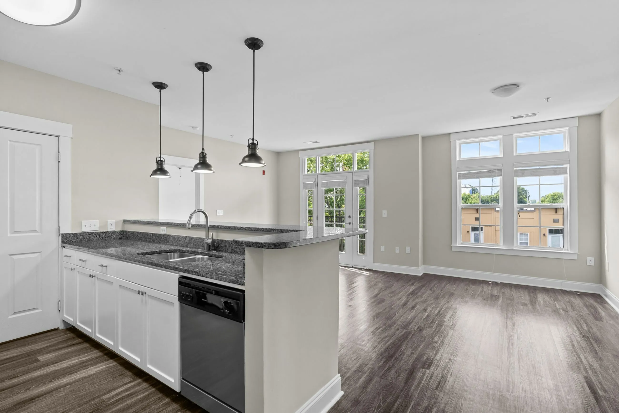 Apartment and Community Amenities | Alpha Mill Apartments