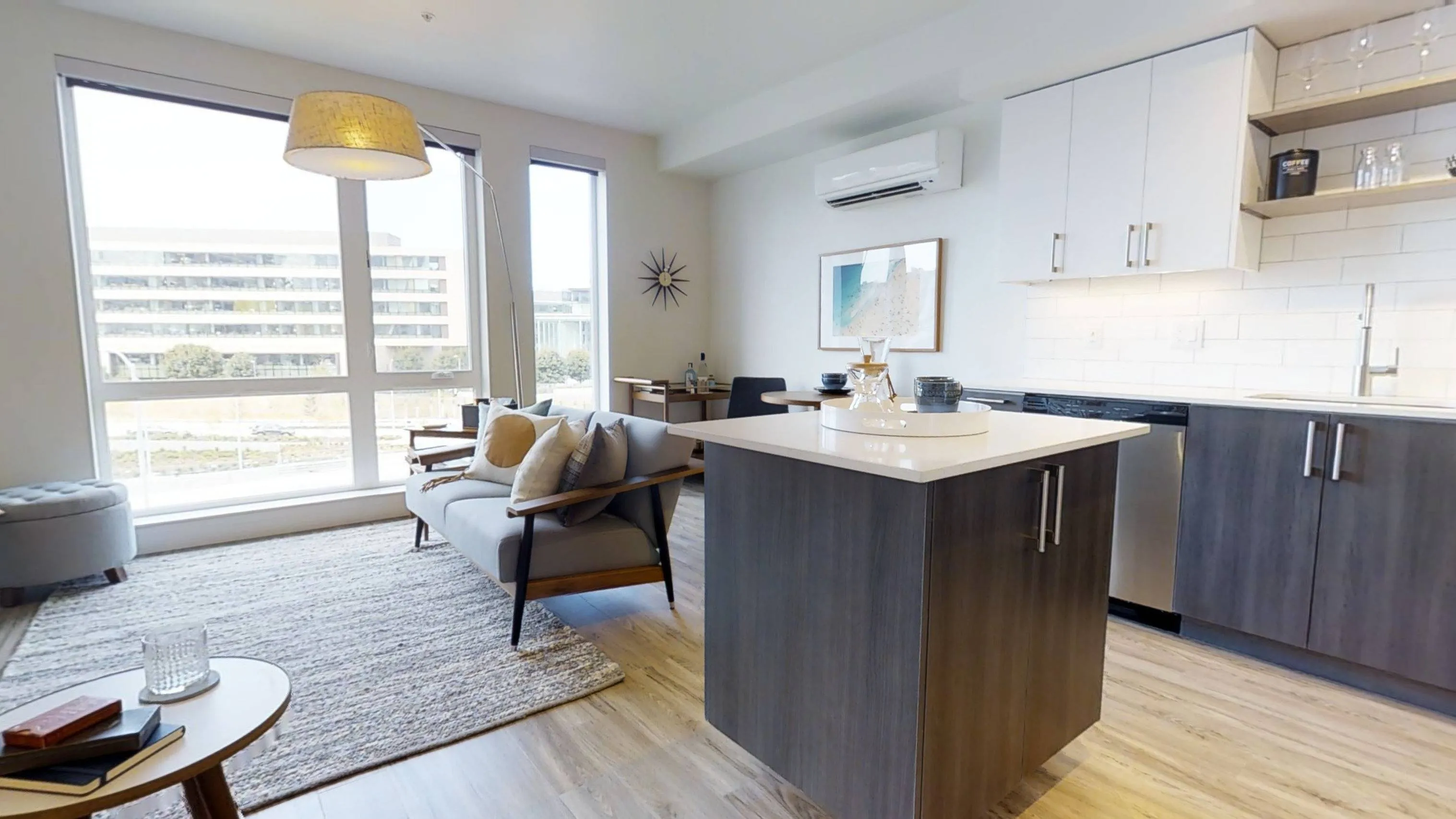 Virtual Tours & Photo Gallery: Apartments in Seattle, WA