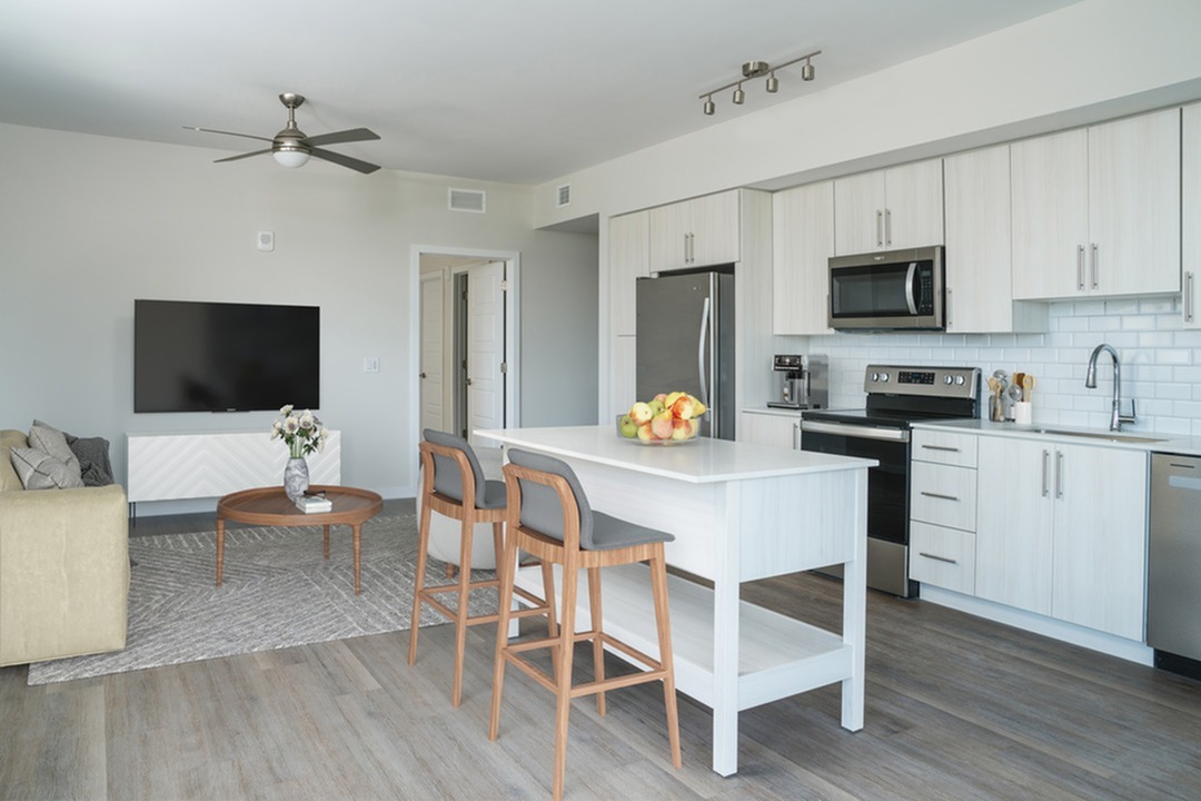 Scroll Photos of Modera South St. Petersburg Apartments