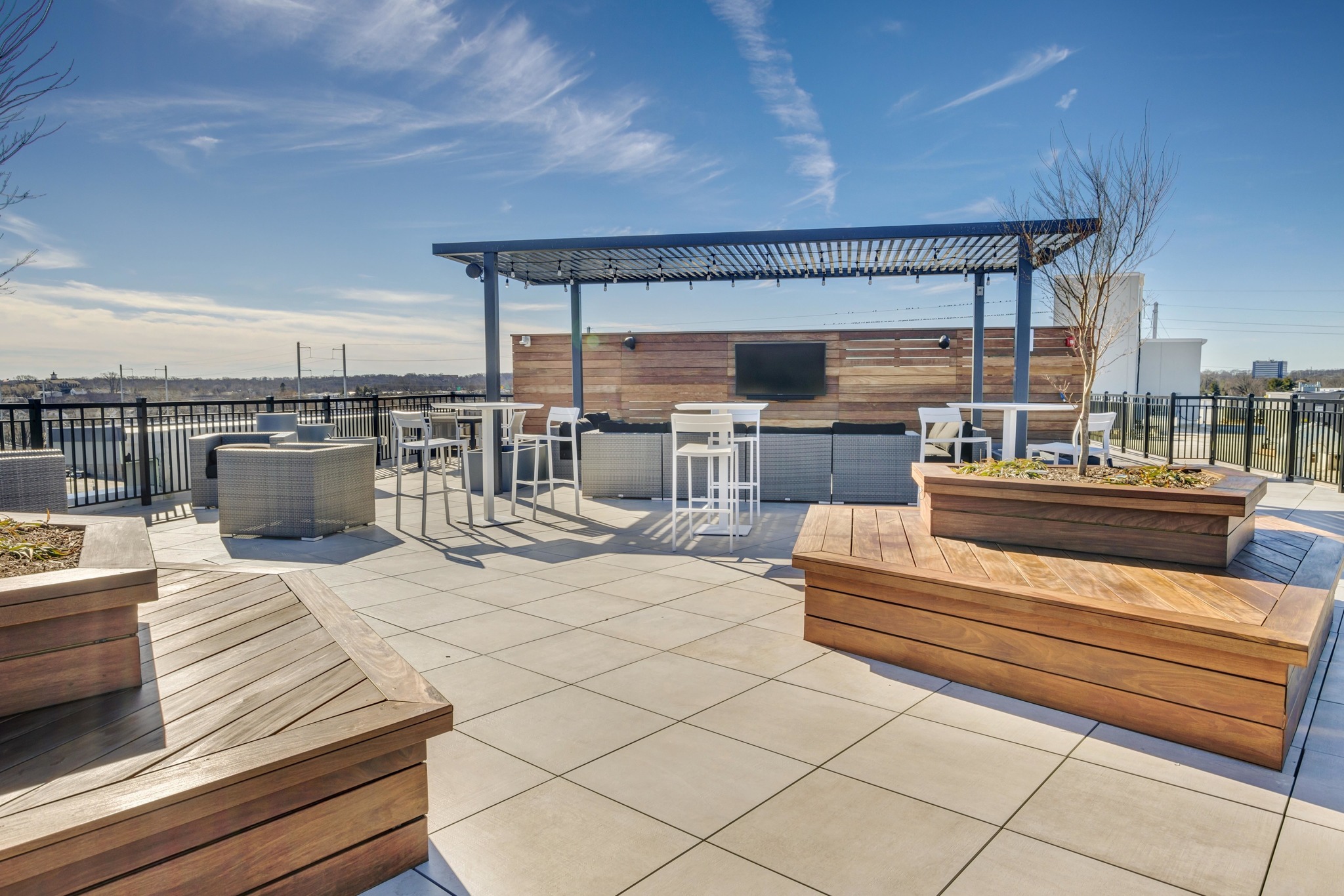 Enviable Amenities: Downtown Modera Woodbridge Apartments