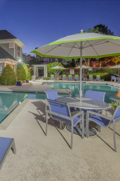 Alister Lake Lynn Raleigh Apartments | Official Site