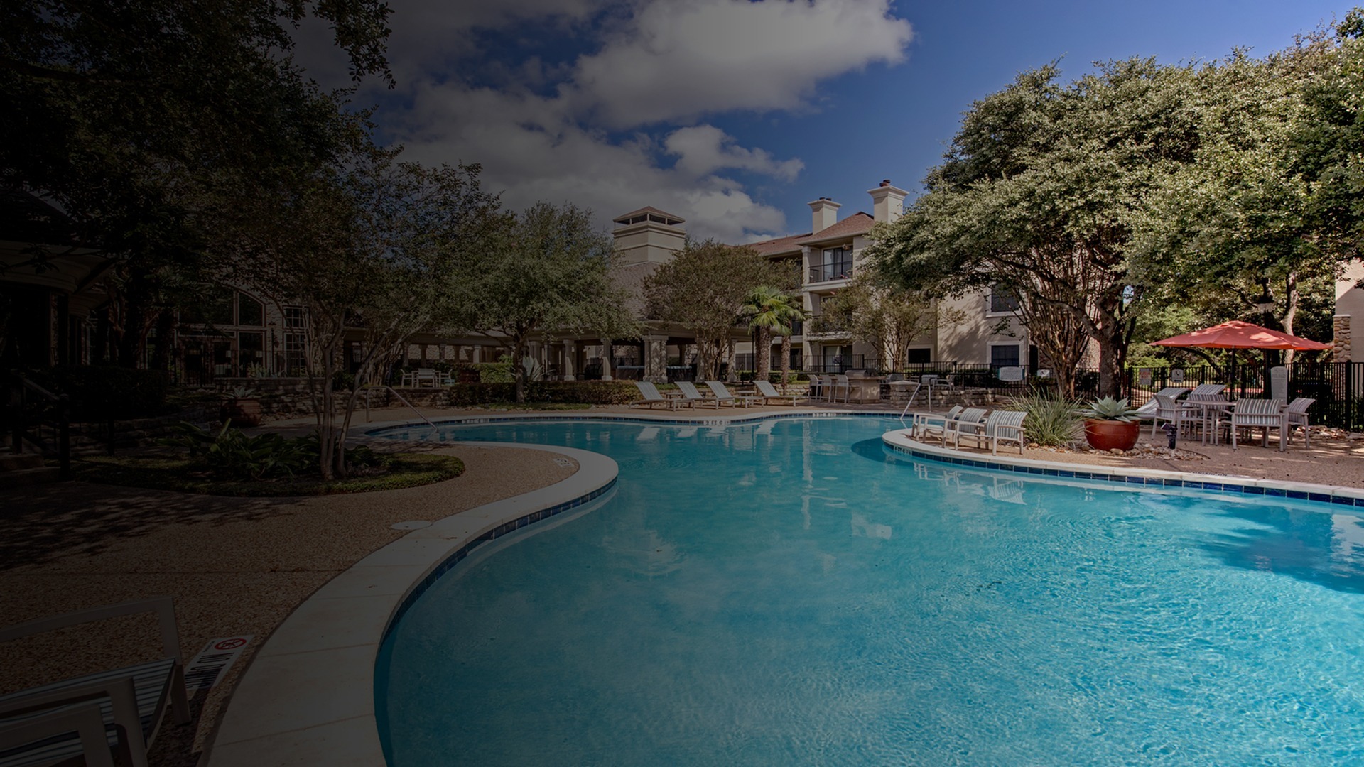 Alister Sunset Valley: Apartments Austin, TX | Official Site