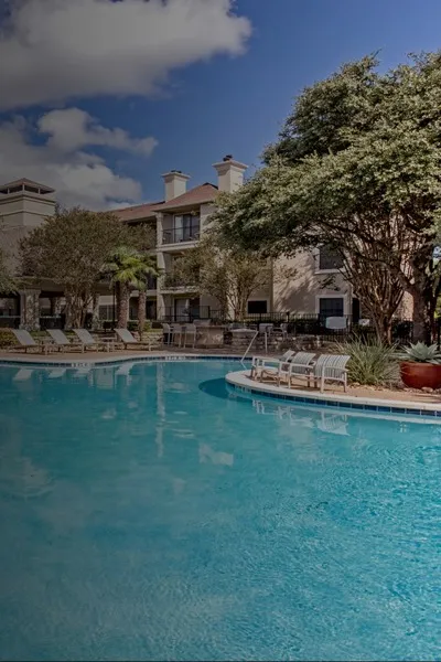 Alister Sunset Valley: Apartments Austin, TX | Official Site