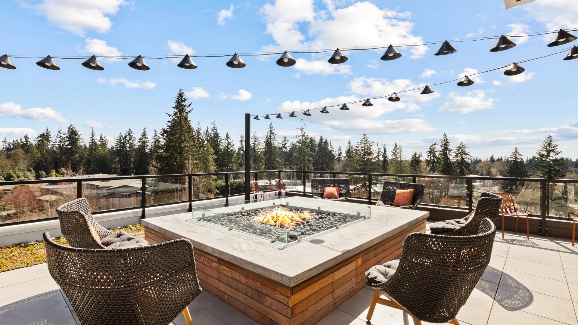 Modera Overlake – Redmond Apartments | Official Site