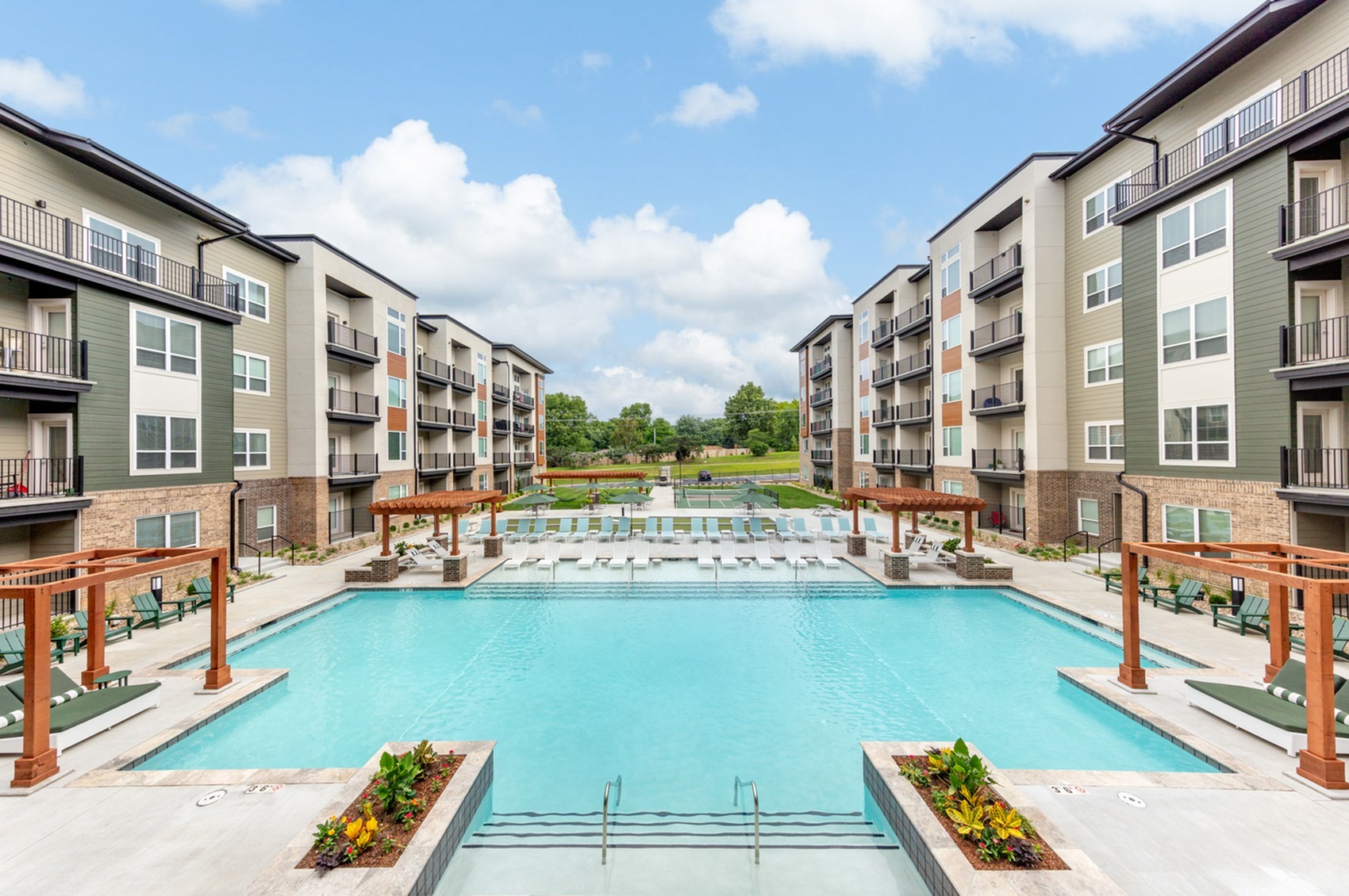 Explore Virtual Photo & 360° Tours of Our Community