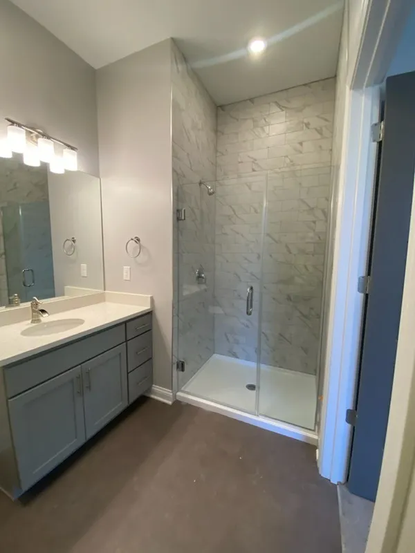 Lease a 1100-Square-Foot Apartment at Topiary Crossing