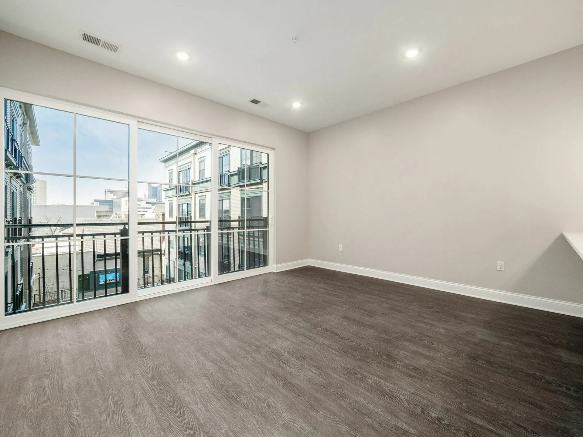 Topiary Crossing Is Now Leasing 1-BR Apartments