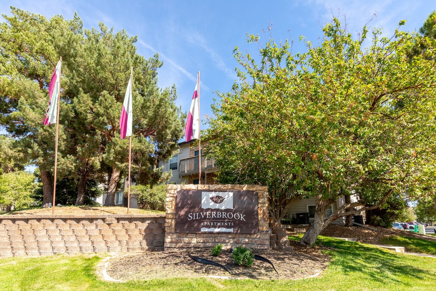 Silverbrook Apartments in Aurora, CO | Official Site