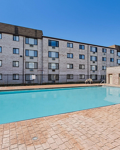 View Midpointe: Chicago Apartments | Official Site