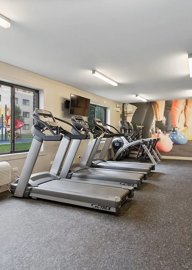 View Midpointe: Chicago Apartments | Official Site