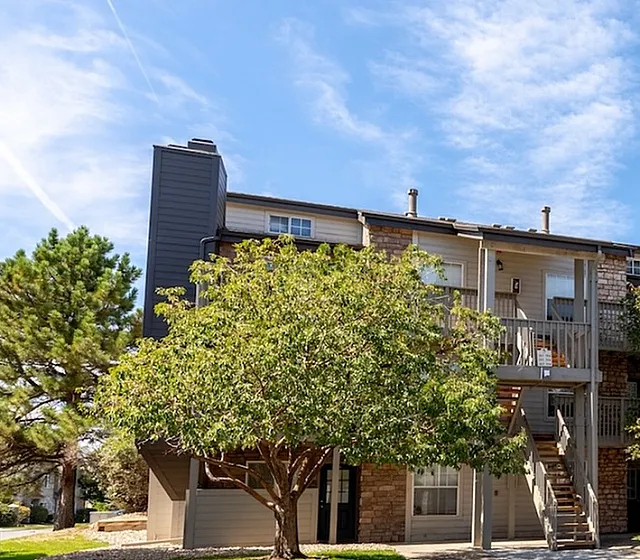 Silverbrook Apartments in Aurora, CO | Official Site