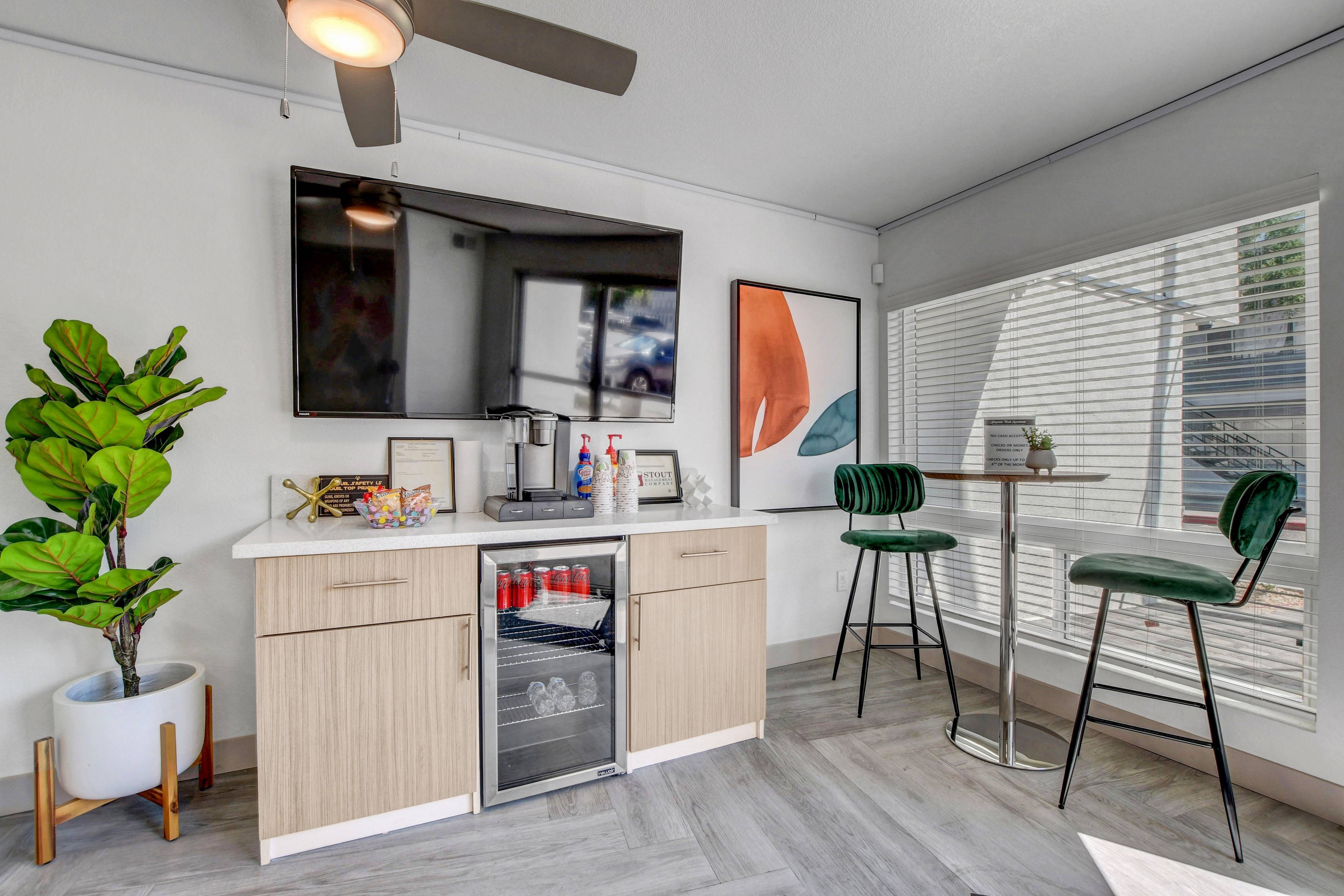 View Photos & Take A Virtual Tour | The Hendrix