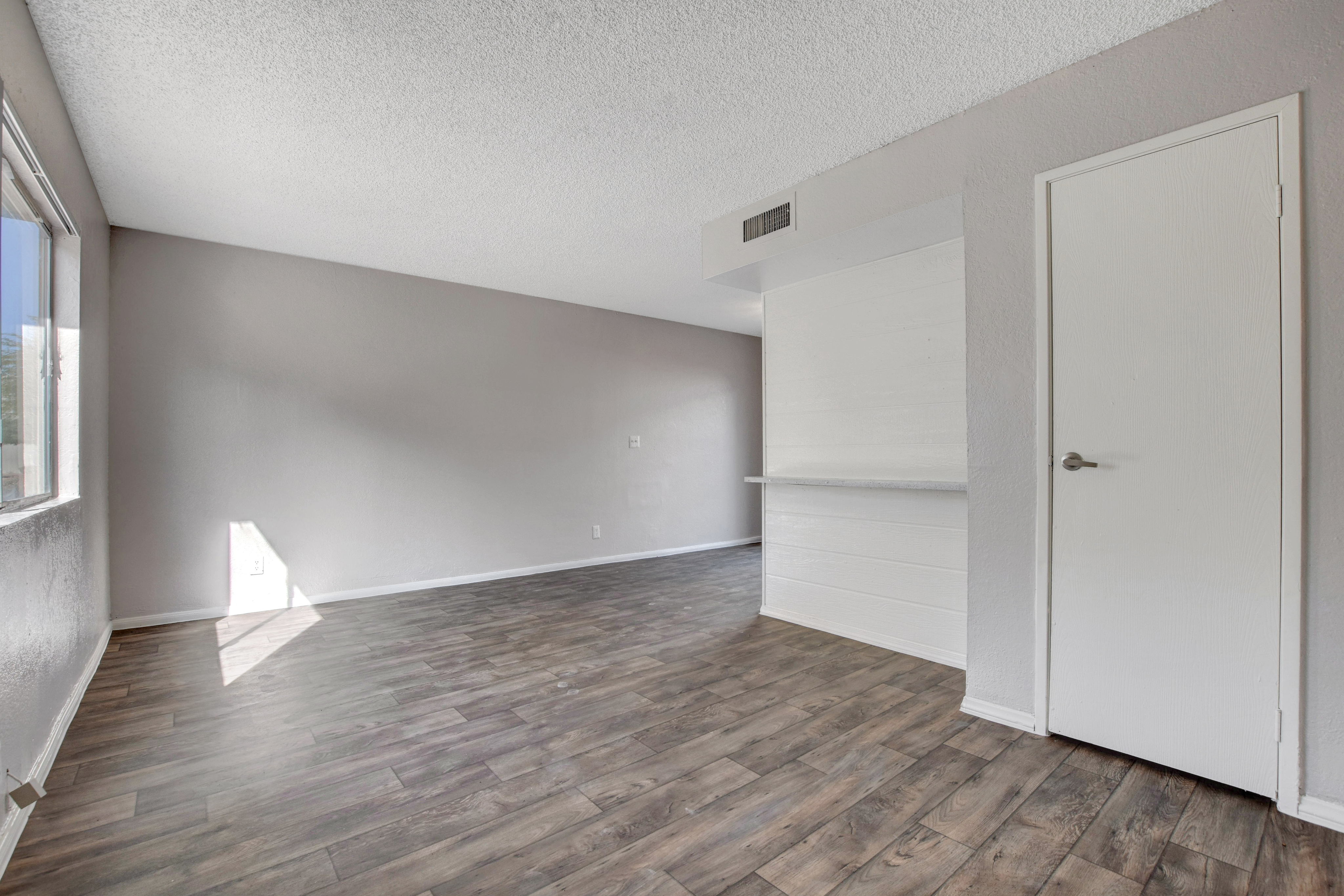 View Photos | Green Tree Apartments