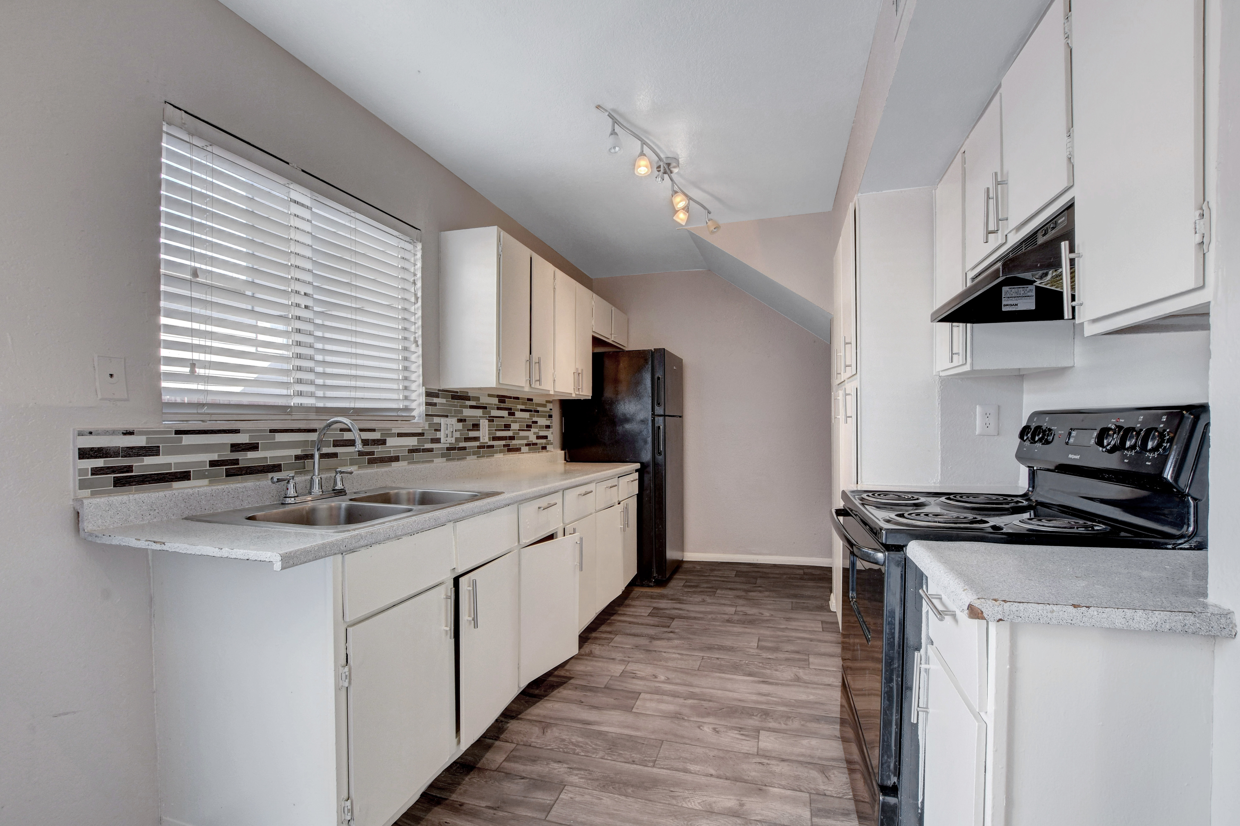 View Photos | Green Tree Apartments