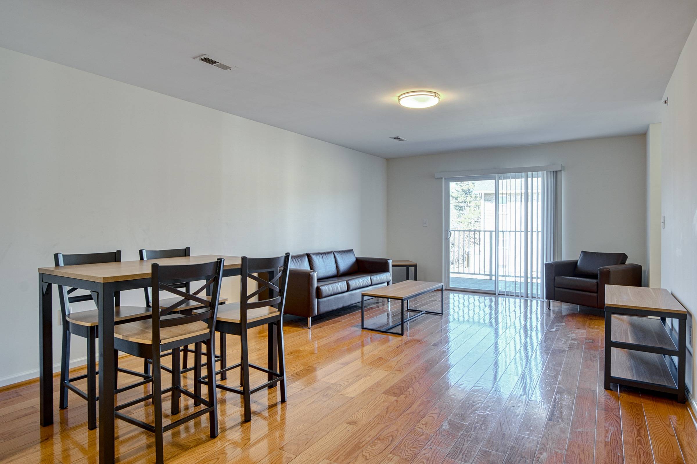 View Photos of Student Housing Near Virginia Tech