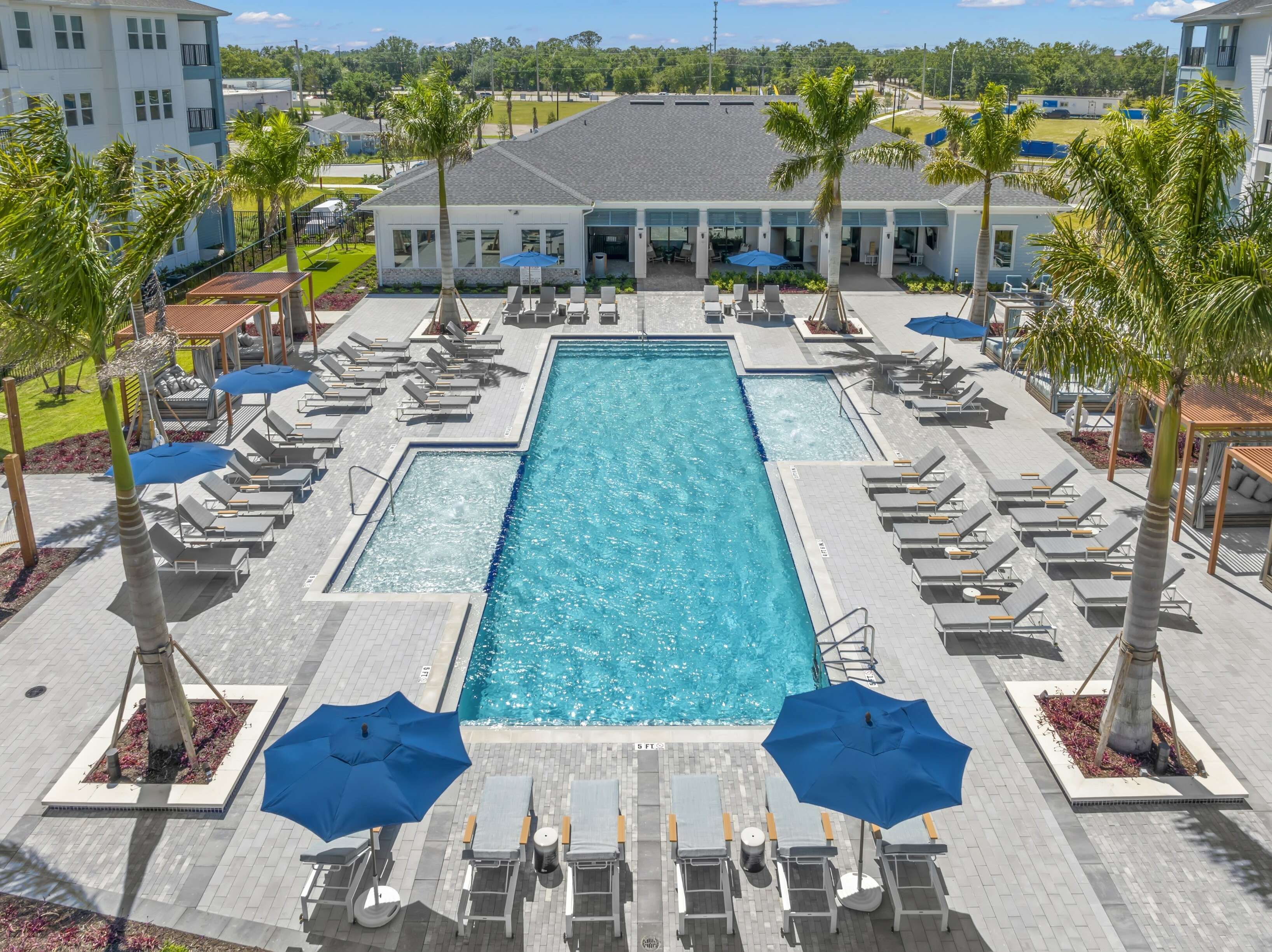 1, 2, & 3 Bedroom Apartments in Venice | Marlowe Jacaranda