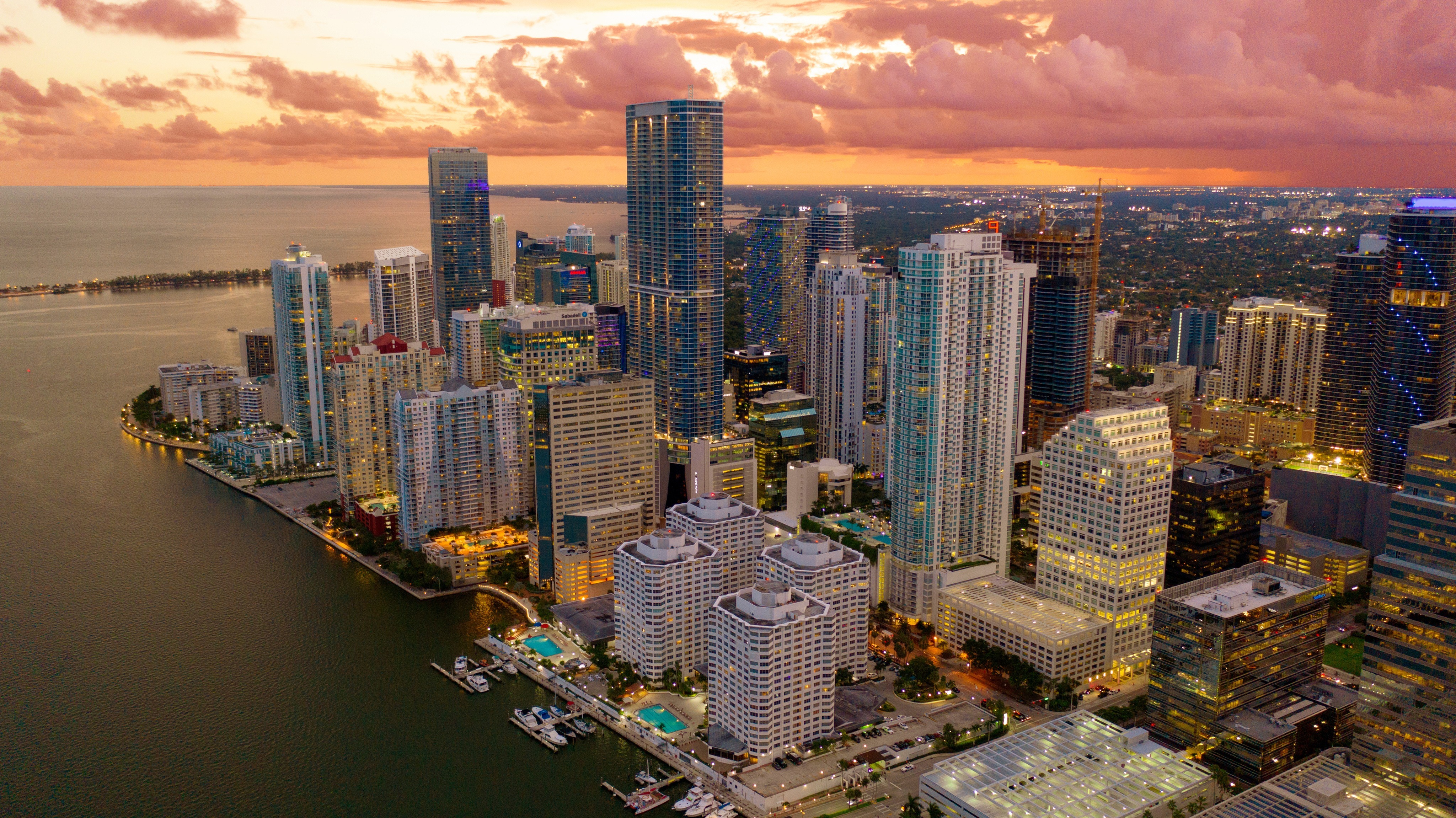 Miami High Rise Luxury Apartment Rentals | SOMA at Brickell