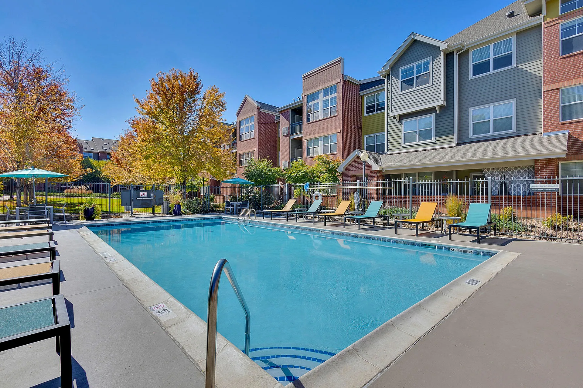Lowry Apartments For Rent In Denver | Avia Lowry