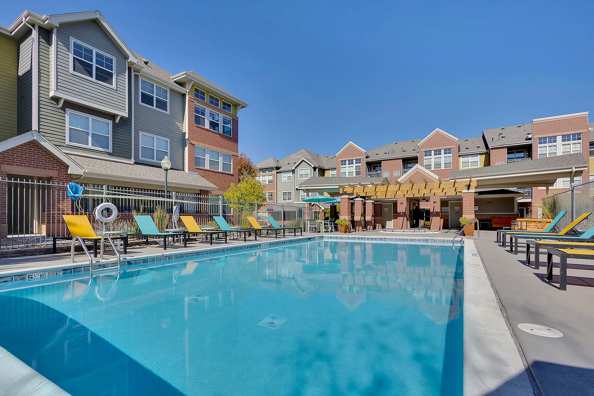 Lowry Apartments For Rent In Denver | Avia Lowry