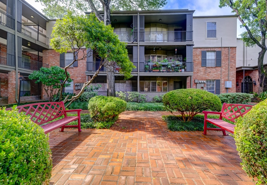 Apartments for Rent in Houston, TX | The Creole on Yorktown