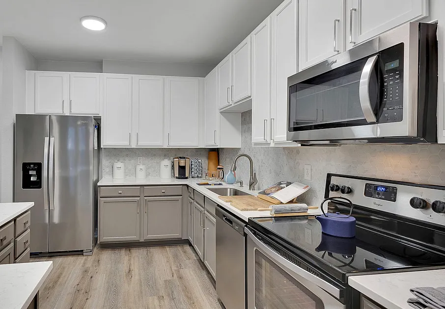 Lowry Apartments For Rent In Denver | Avia Lowry