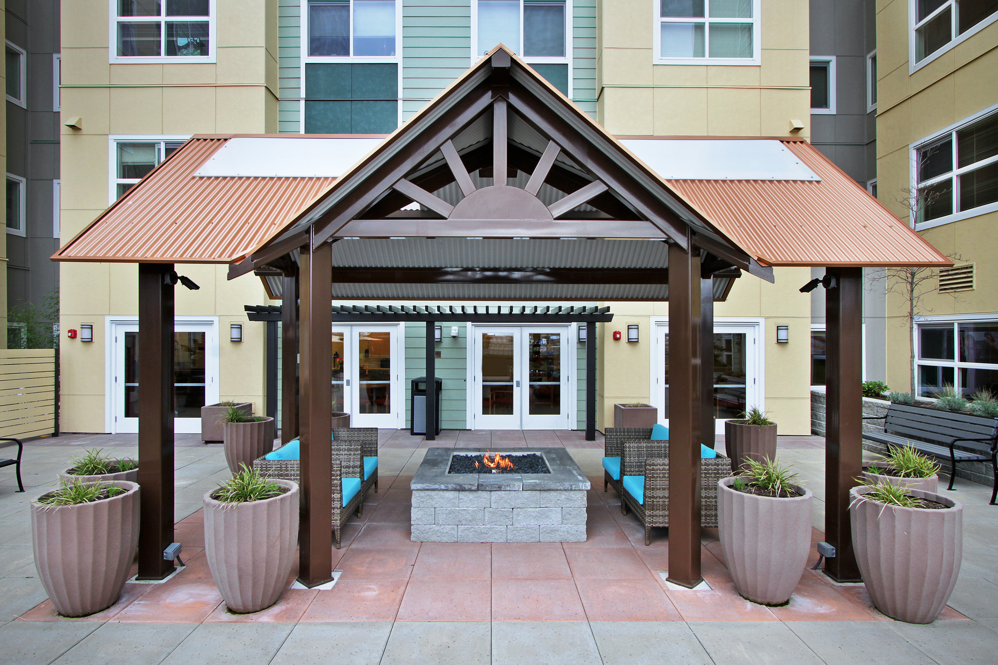 61 and Over Senior Living in Lynnwood | Destinations