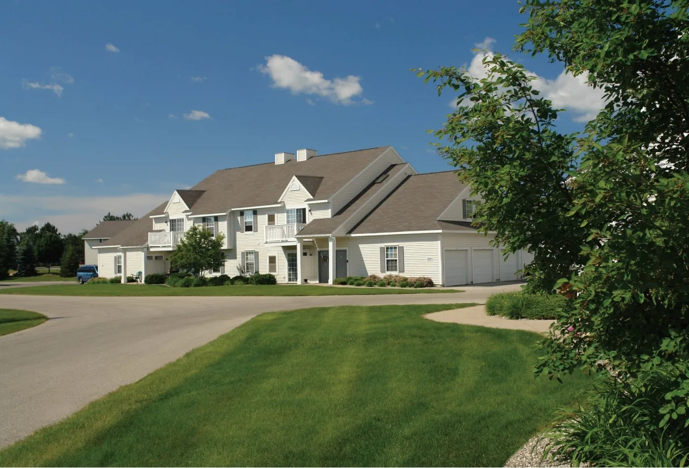 1 - 2 Bed Apartments - Check Availability | Harbour Ridge Apartments