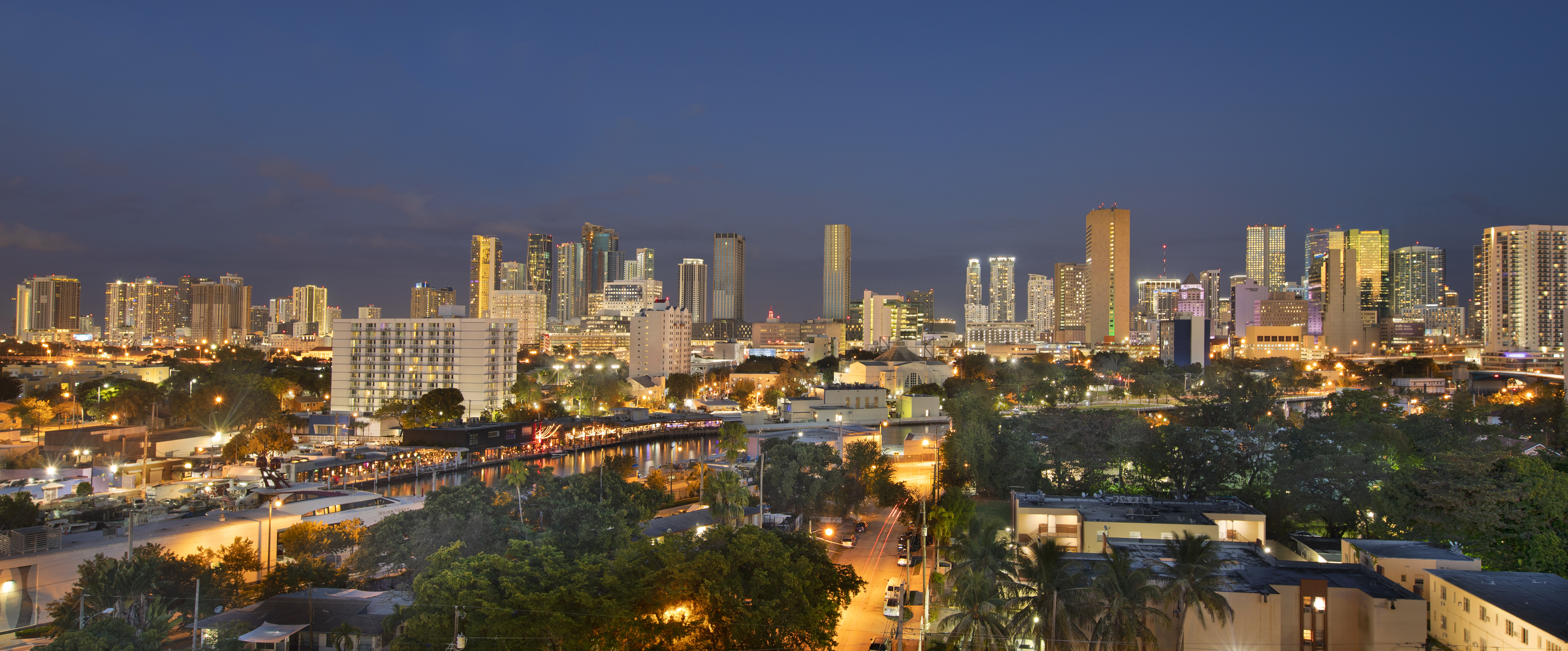 View Photos & Take A Virtual Tour | Brickell West City Rentals